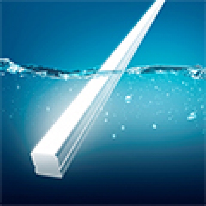 New versatile linear luminaire with IP68, for swimming-pools and other ...