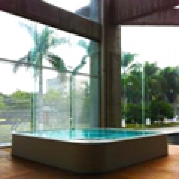 This portable overflow spa focusses on elegance and quality ...