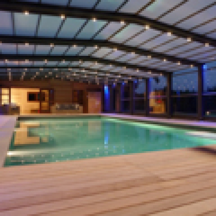 Le tout nouvel abri de luxe suréquipé de POOL COVER | Eurospapoolnews.com